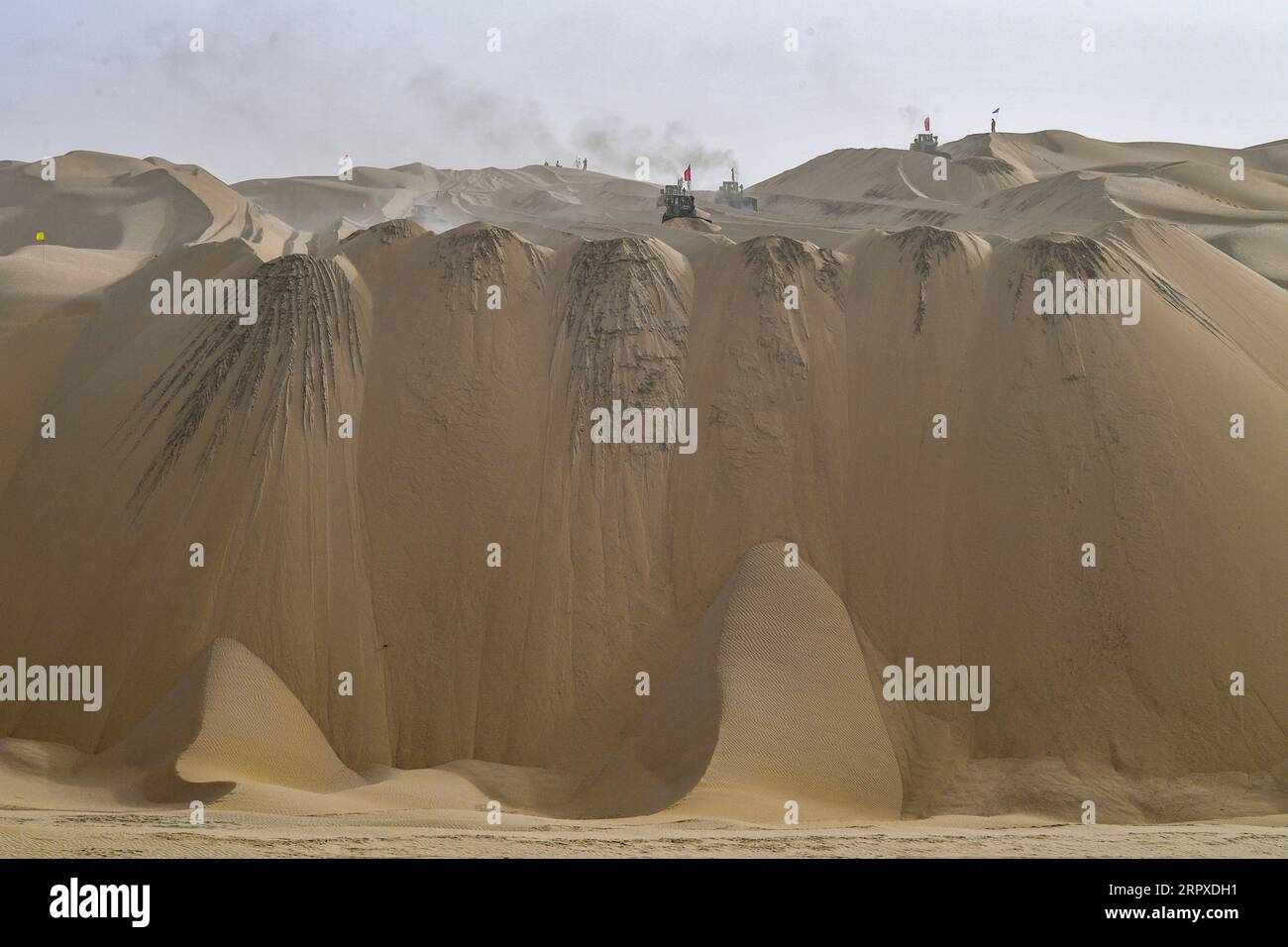 Cubic meters of sand hi-res stock photography and images - Alamy