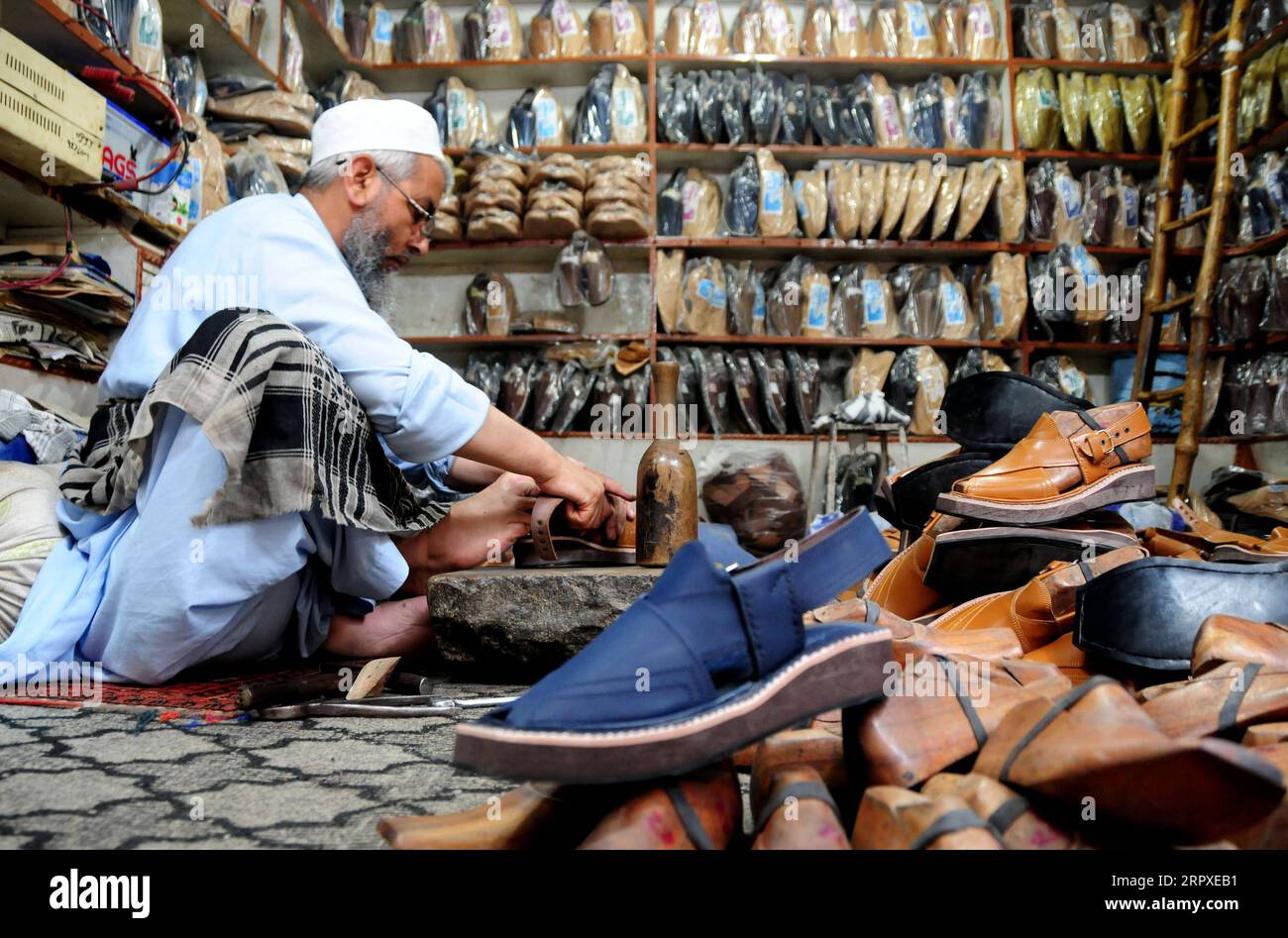 Pakistan traditional shoes hi-res stock photography and images - Alamy