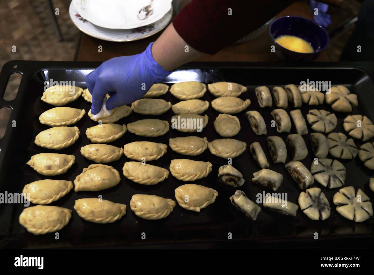 Al fitr kleicha hi-res stock photography and images - Alamy