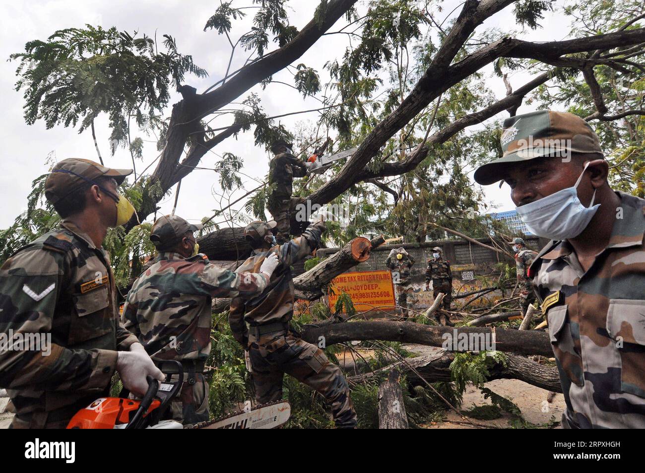 India kolkata cyclone hi-res stock photography and images - Alamy