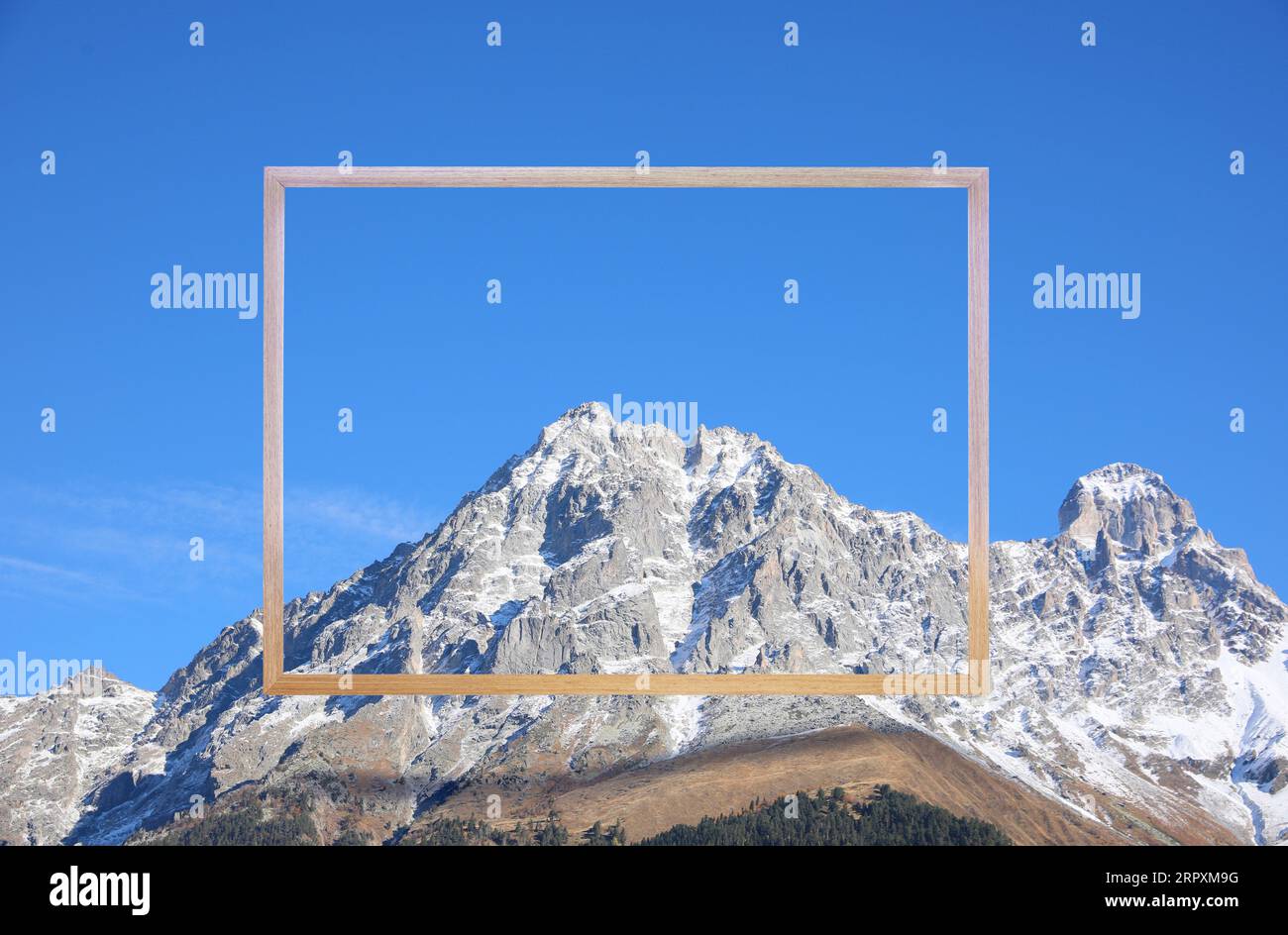 Distant mountains framing hi-res stock photography and images - Alamy