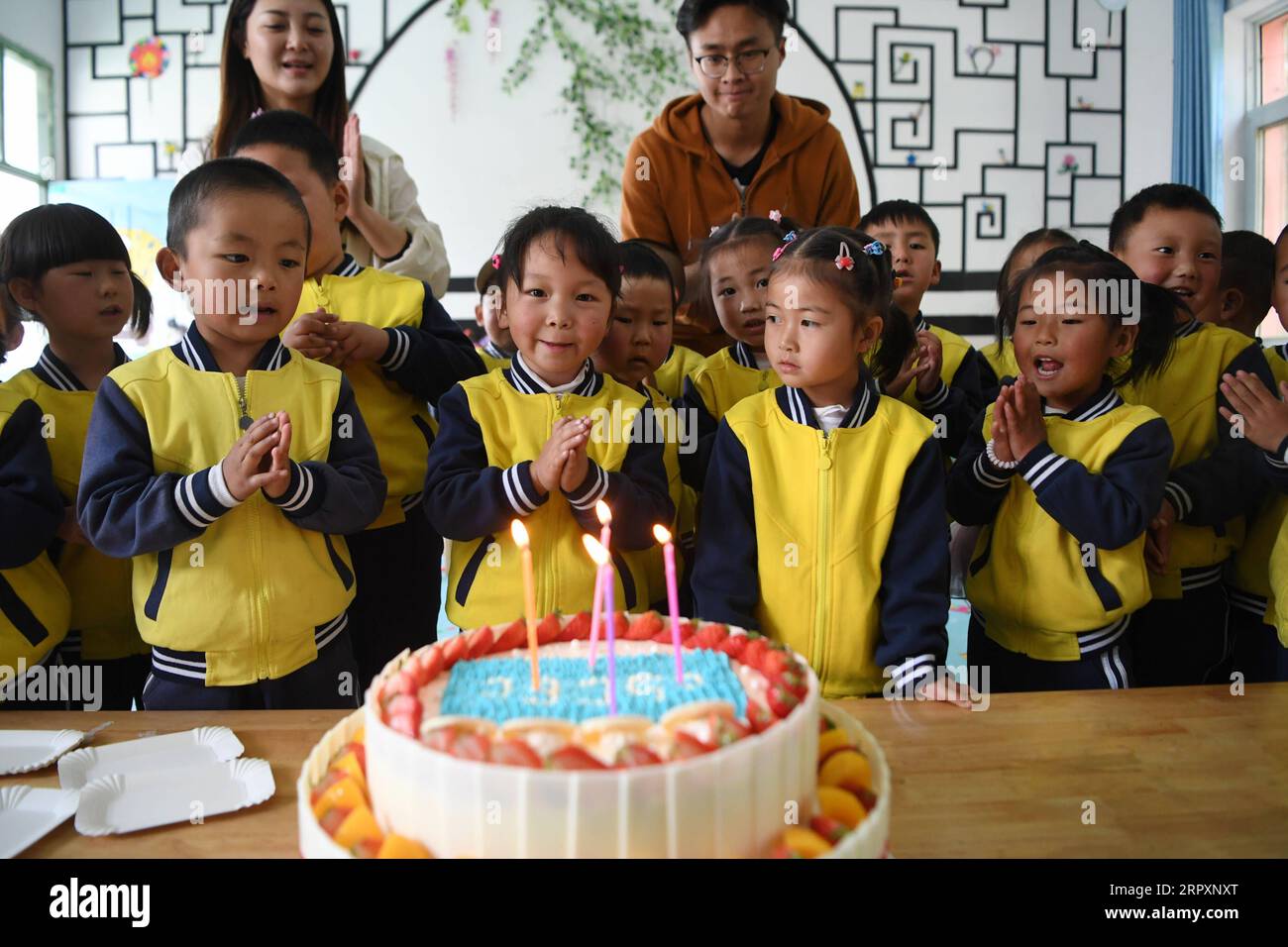 200530 -- KANGXIAN, May 30, 2020 -- Staff of China Construction Third ...
