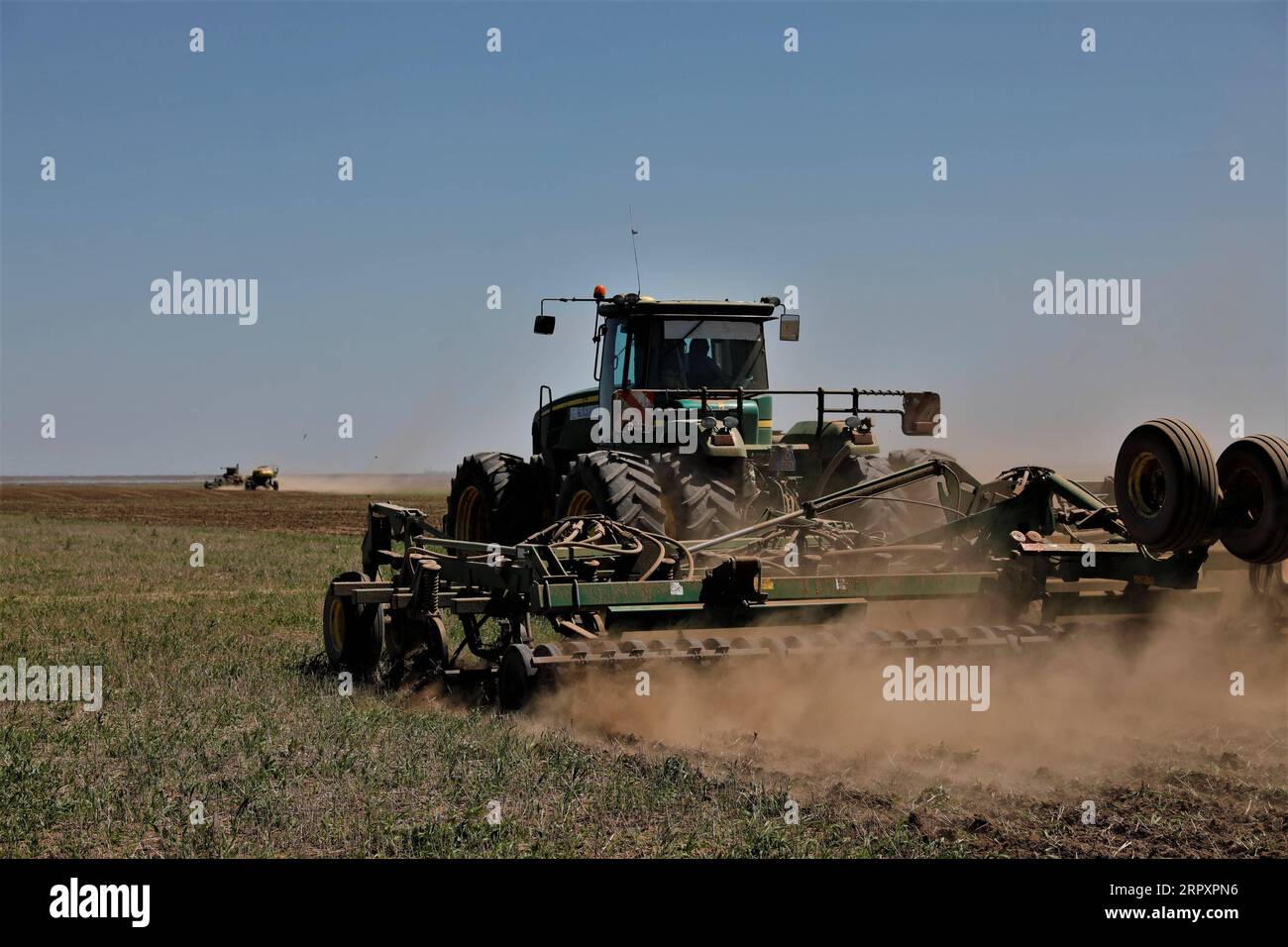 Farmers plow 2020 hi-res stock photography and images - Alamy