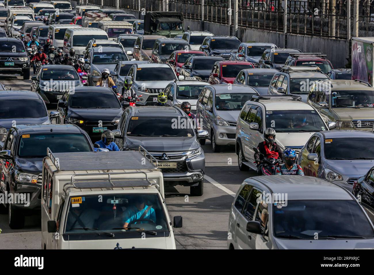 Manila traffic philippine hi-res stock photography and images - Alamy