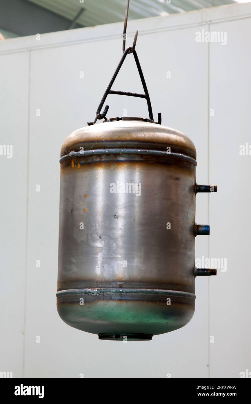 Stainless steel pressure water tank in the drive device in a factory ...