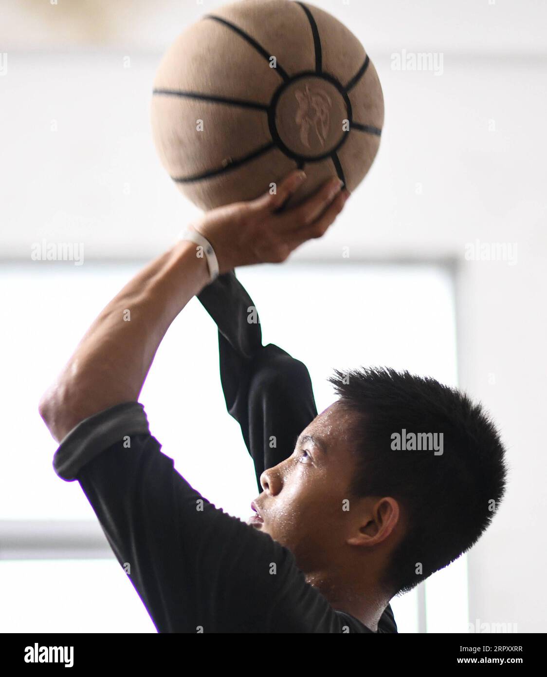 Chinese 13 year old boy hi-res stock photography and images - Alamy