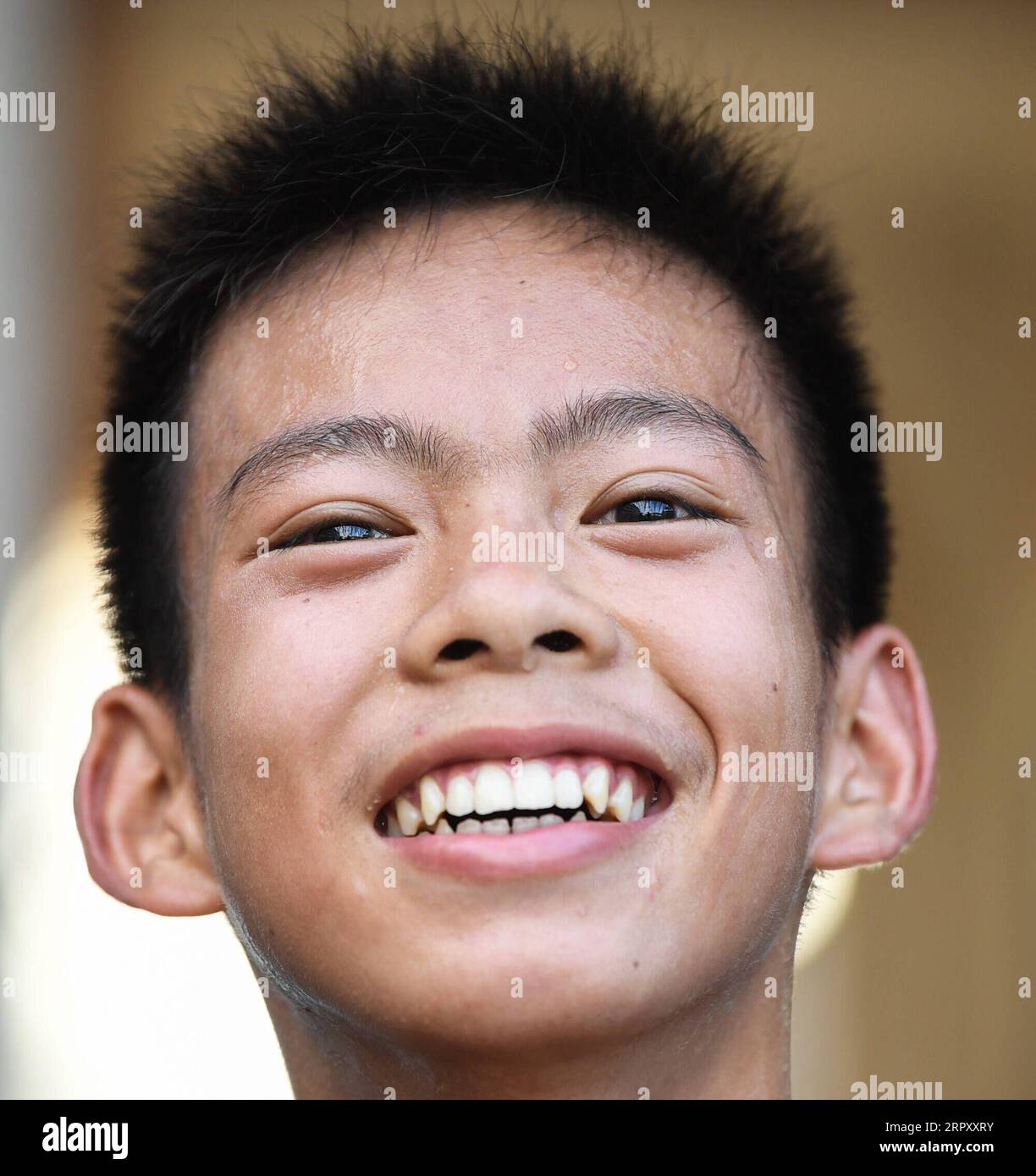 Chinese 13 year old boy hi-res stock photography and images - Alamy