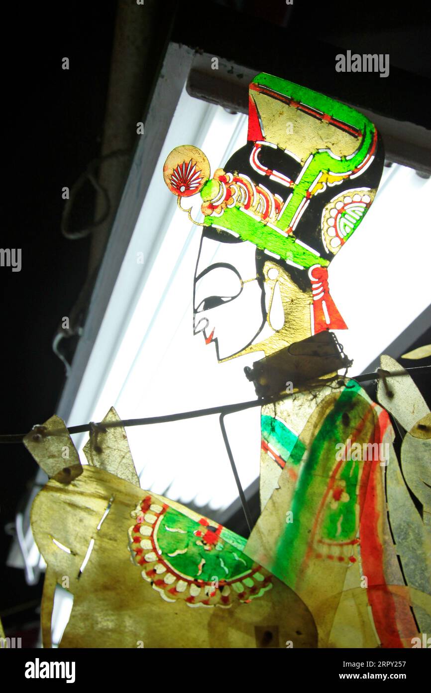 Donkey puppets hi-res stock photography and images - Alamy