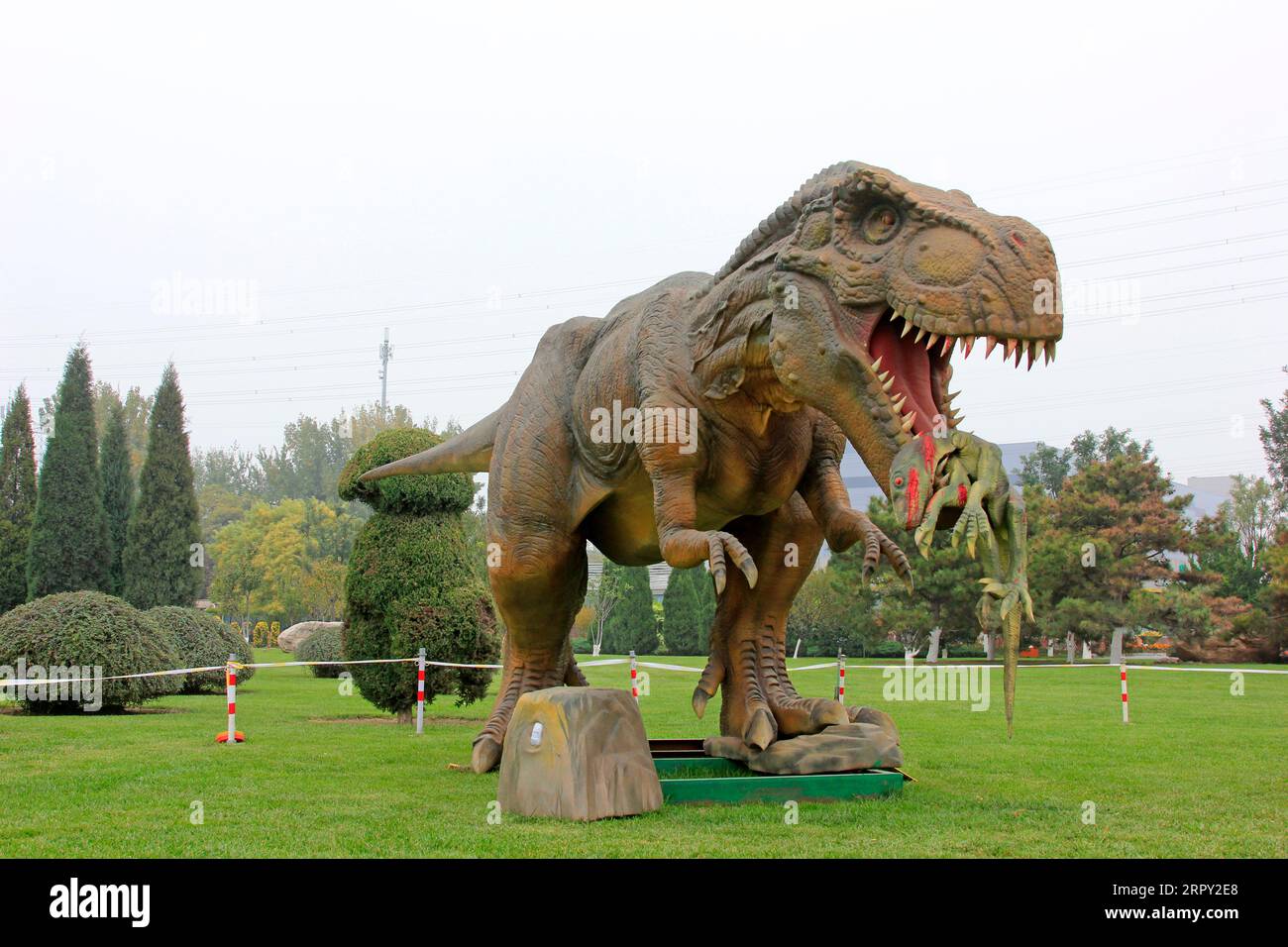 Amusement park model of a dinosaur hi-res stock photography and images ...