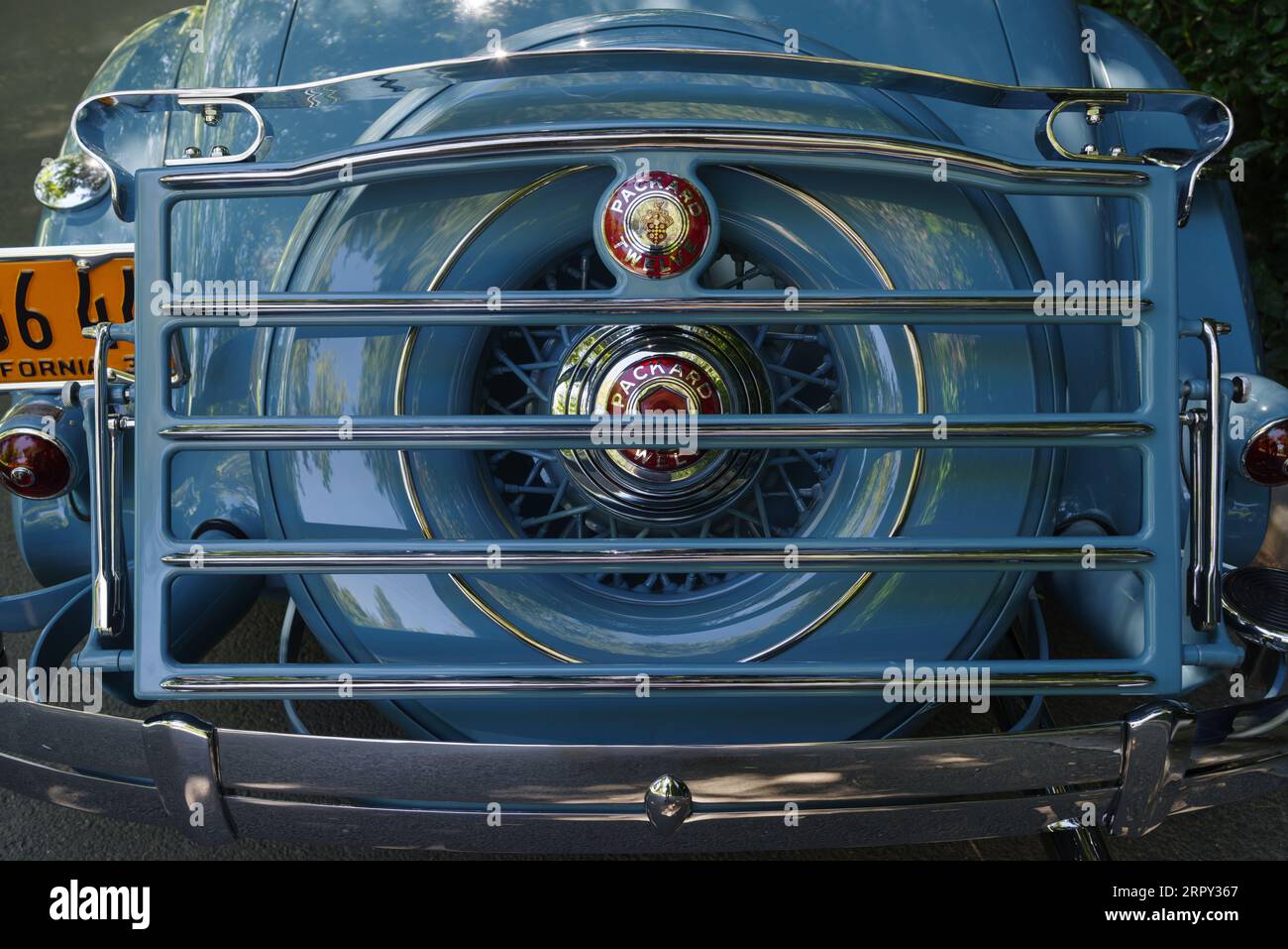 Luggage rack hi-res stock photography and images - Alamy