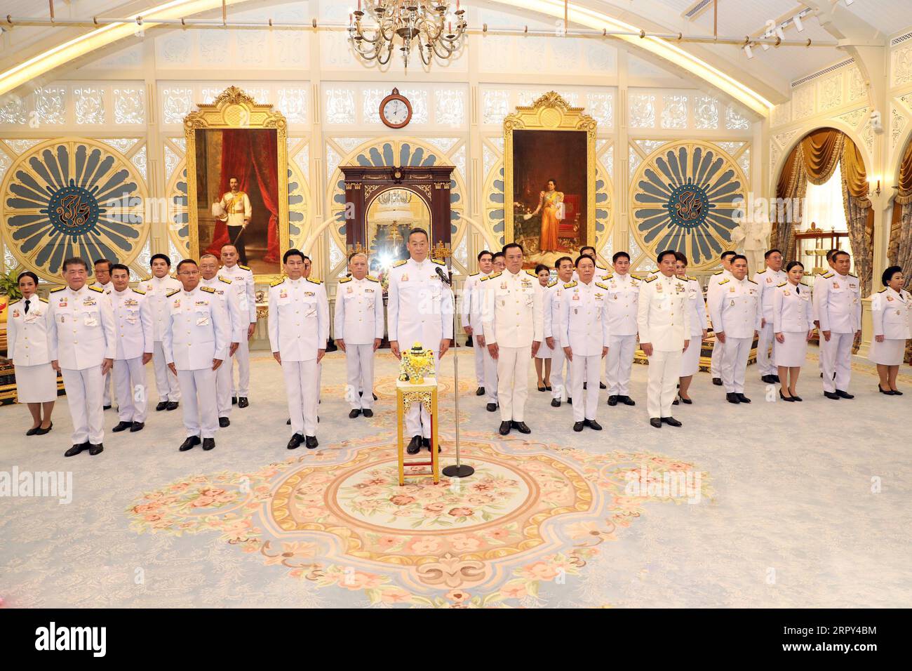 Bangkok, Thailand. 5th Sep, 2023. Thai Prime Minister Srettha Thavisin (C) and his cabinet ...