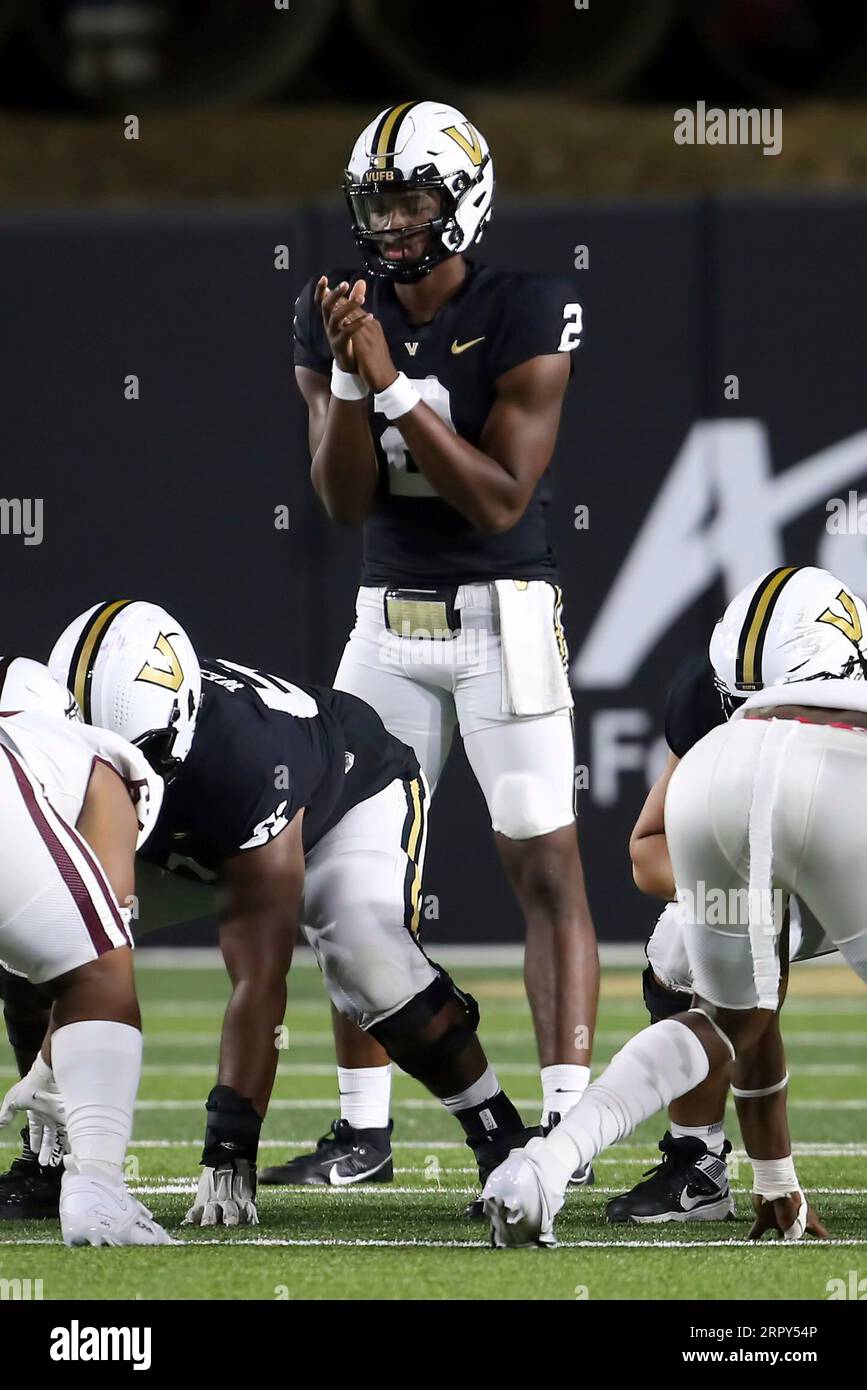 NASHVILLE, TN - SEPTEMBER 02: Vanderbilt Commodores quarterback Walter ...