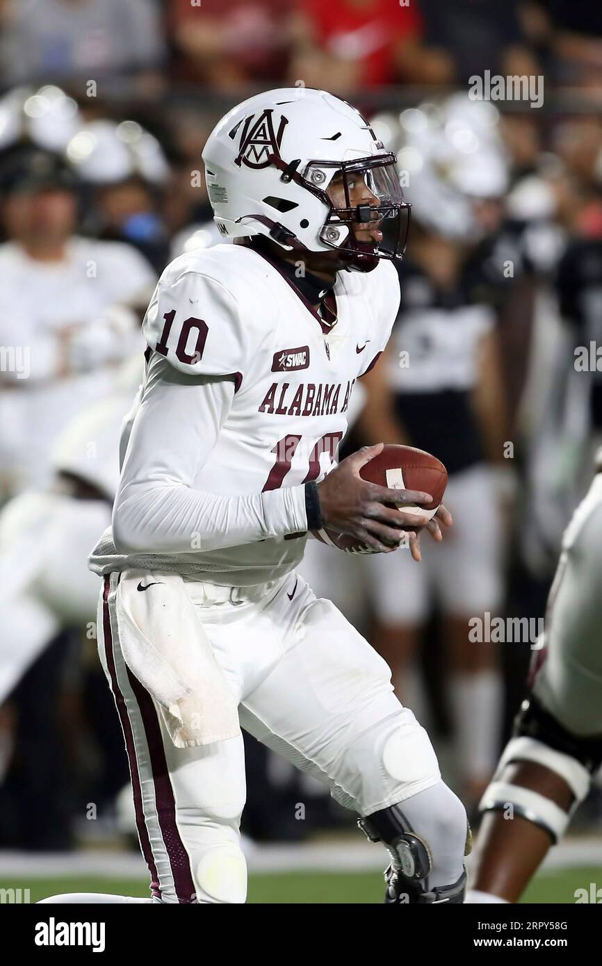 NASHVILLE, TN - SEPTEMBER 02: Alabama A&M Bulldogs quarterback ...