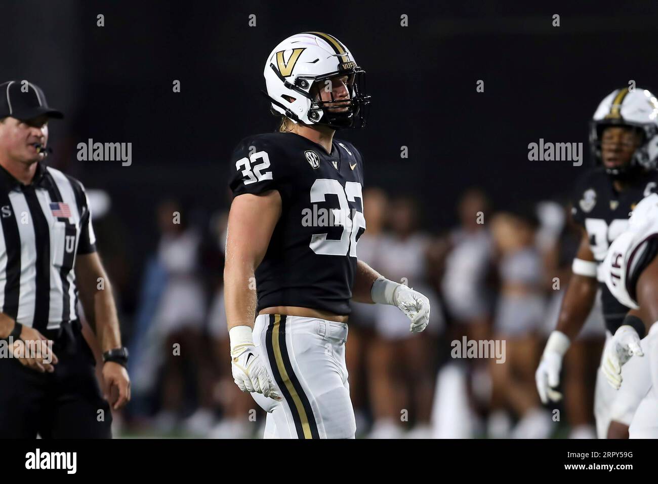NASHVILLE, TN - SEPTEMBER 02: Vanderbilt Commodores linebacker Ethan ...