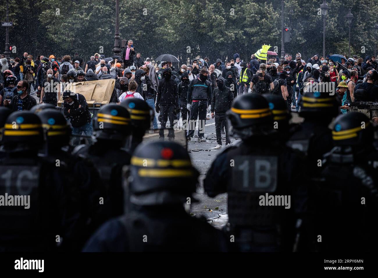 Fringe groups hi-res stock photography and images - Alamy