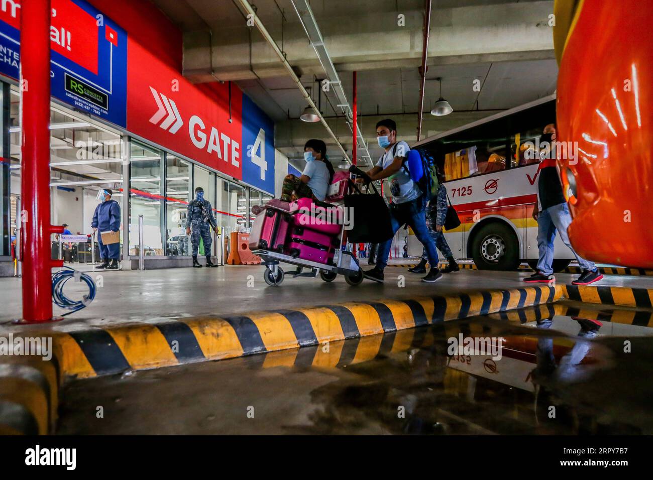 Paranaque integrated terminal exchange hi-res stock photography and ...