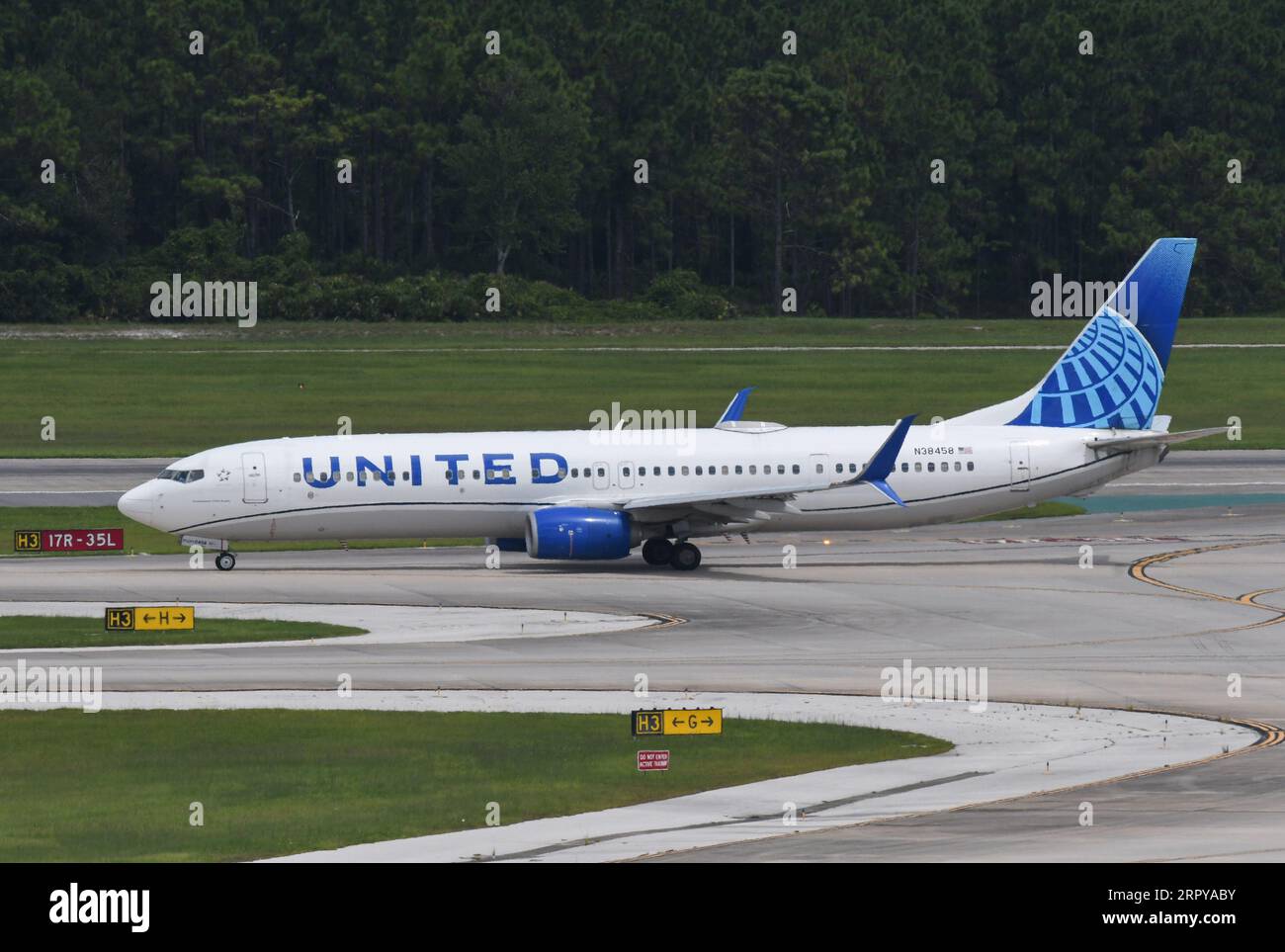 Aviation software hi-res stock photography and images - Alamy