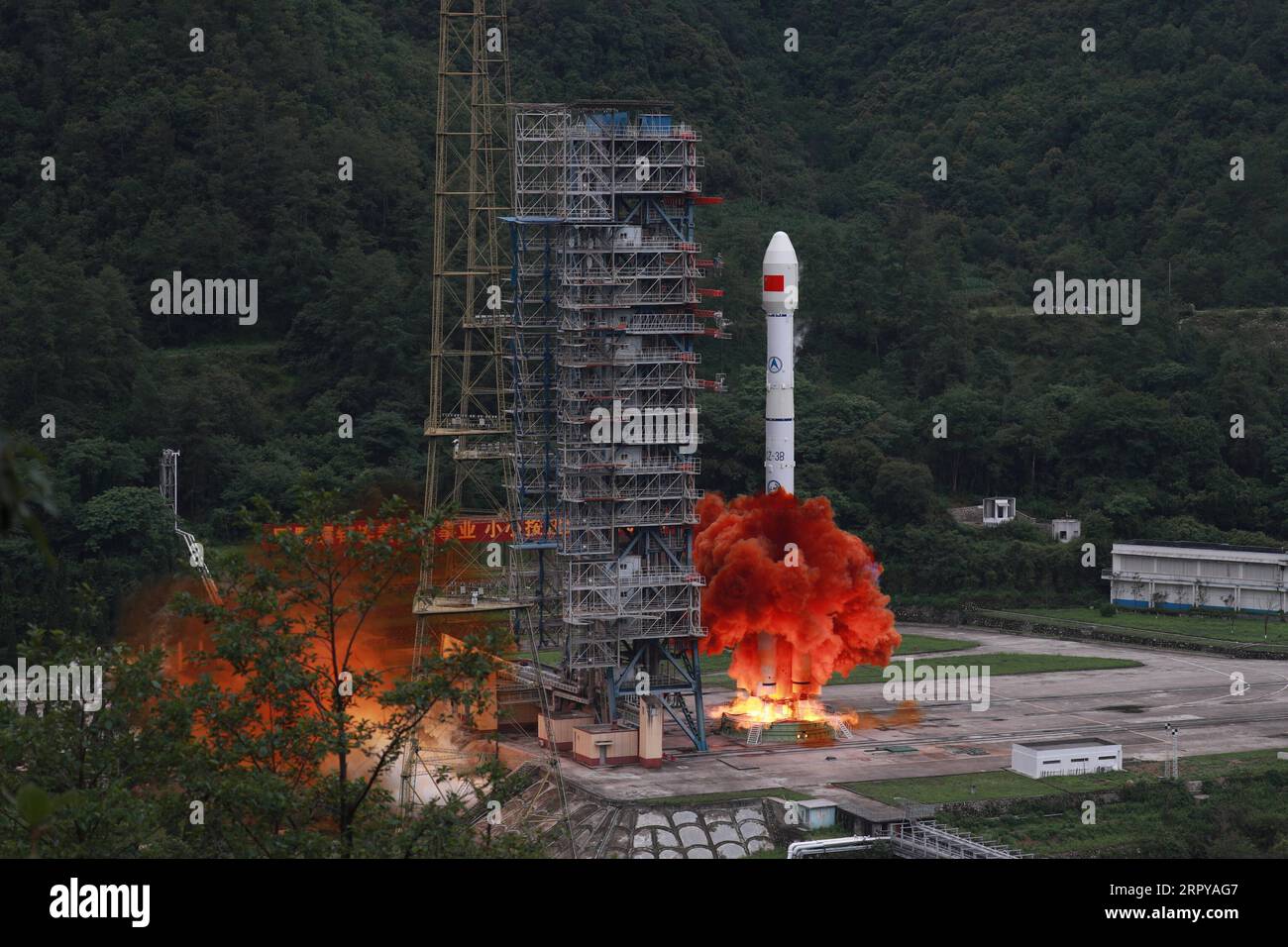 Last satellite of the beidou hi-res stock photography and images - Alamy