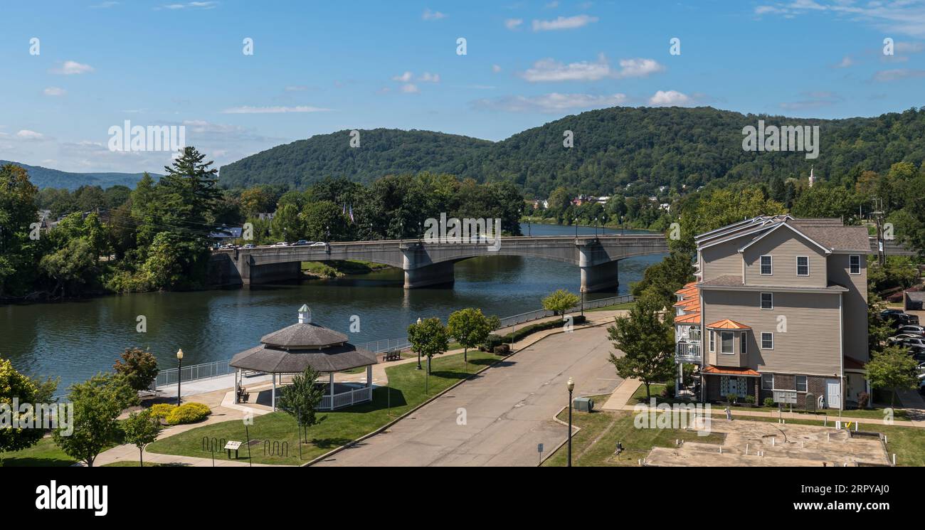 The Hickory Street bridge over the Allegheny River with a riverside ...
