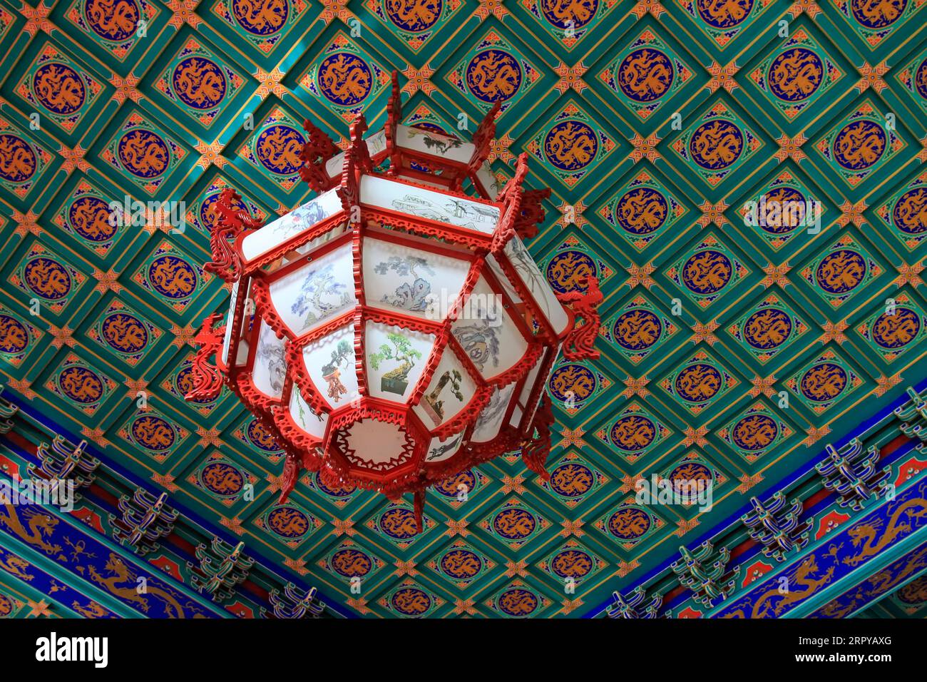 Chinese traditional structure lighting hi-res stock photography and ...