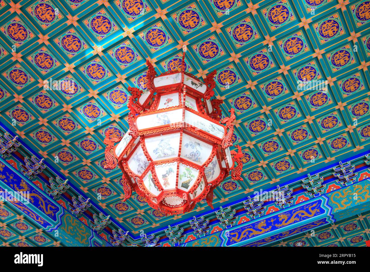 Chinese traditional structure lighting hi-res stock photography and ...
