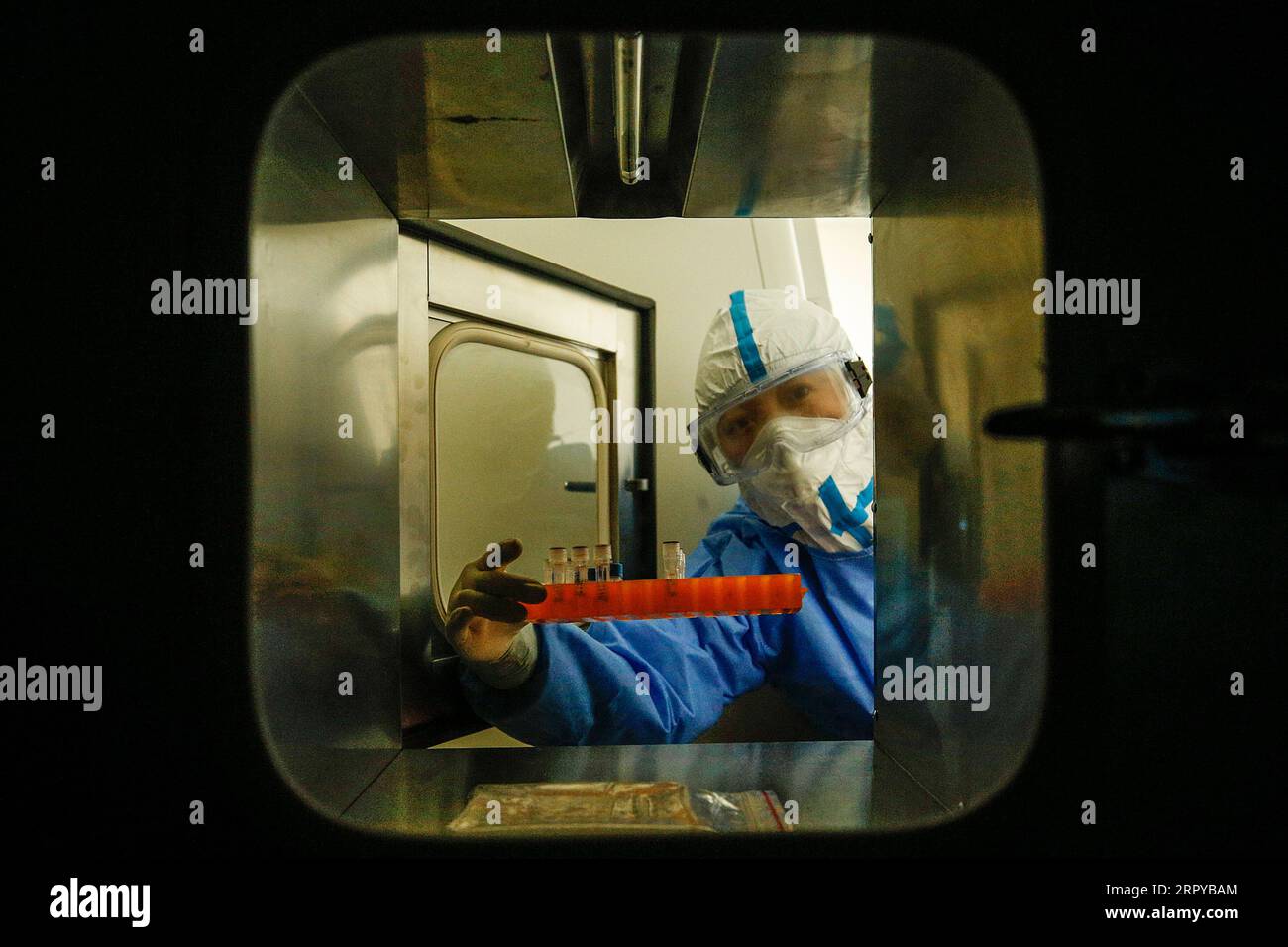 Laboratory delivery hi-res stock photography and images - Alamy
