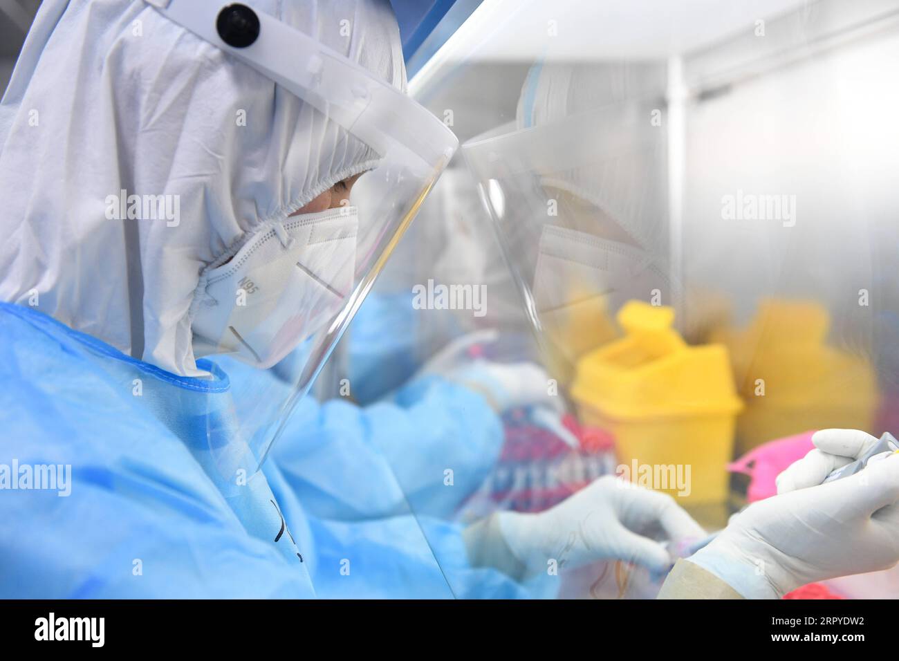 Nucleic acid test hi-res stock photography and images - Alamy