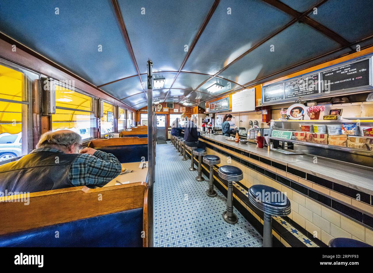 Blue Moon Diner Gardner, Massachusetts, USA Stock Photo - Alamy