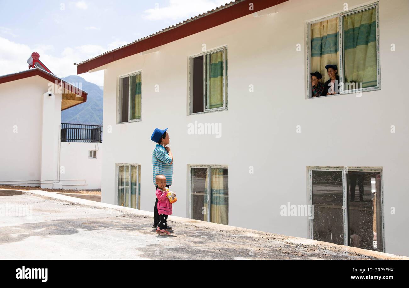 House of the 8 hours hi-res stock photography and images - Alamy