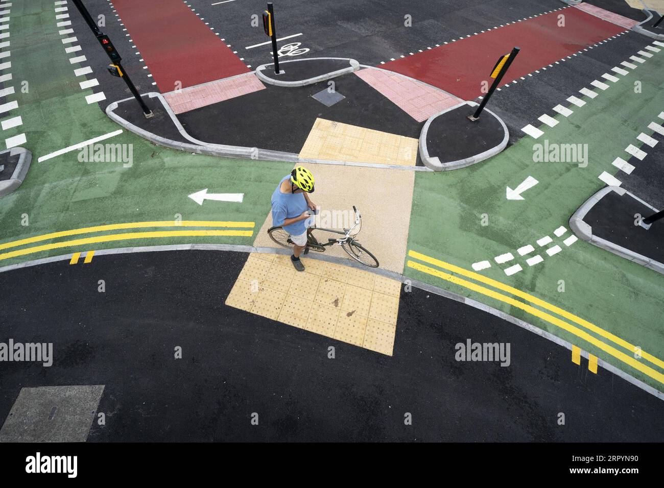 Unique traffic signals hi-res stock photography and images - Alamy