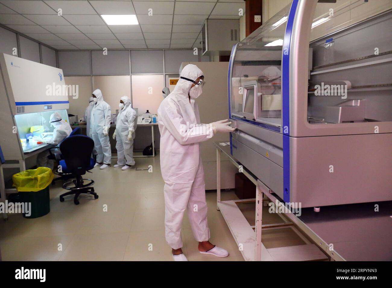 200710 -- COLOMBO, July 10, 2020 -- Health workers conduct COVID-19 ...