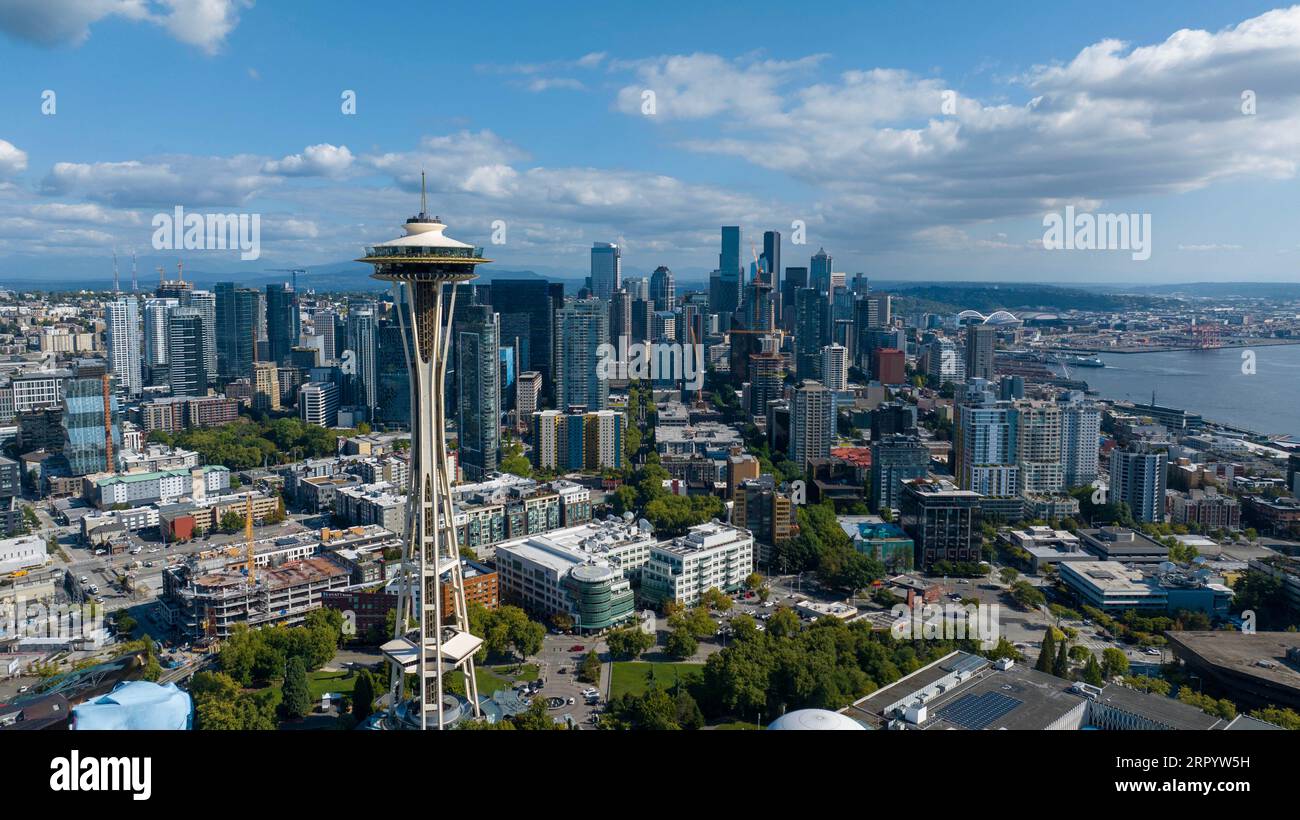 Seattle downtown view with landscapes hi-res stock photography and ...
