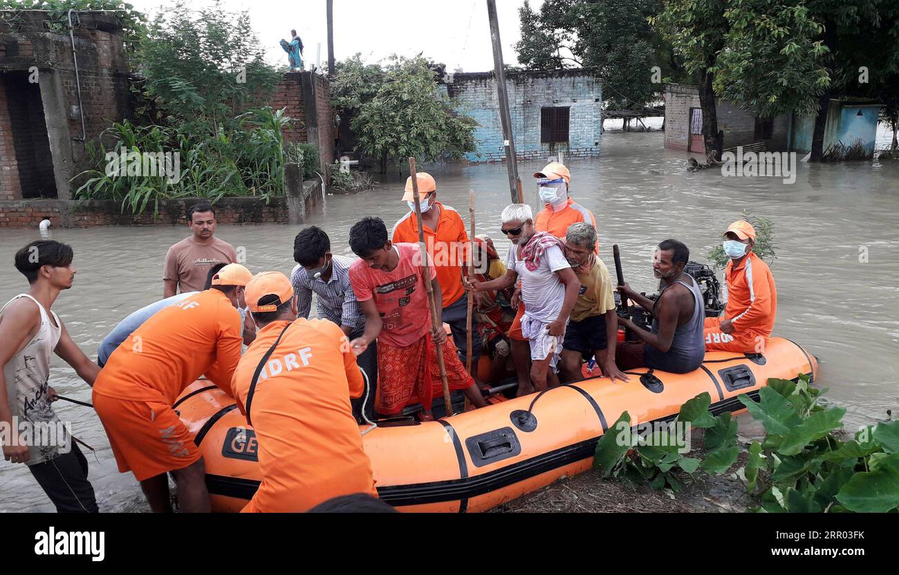 200726 -- BIHAR, July 26, 2020 Xinhua -- People are rescued by State ...