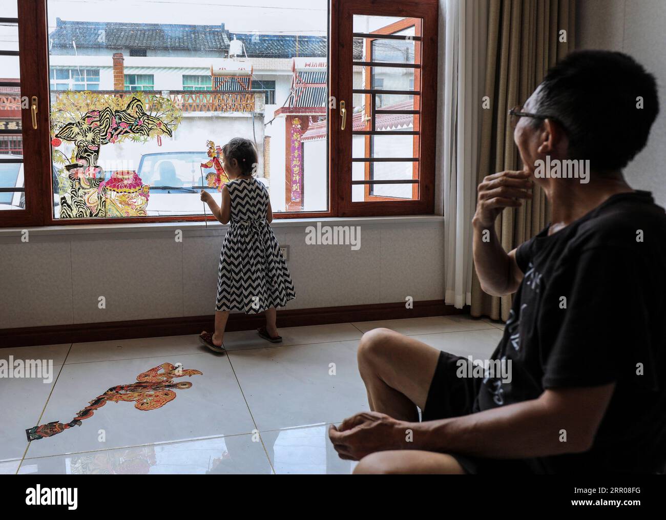 Puppet theater china hi-res stock photography and images - Alamy