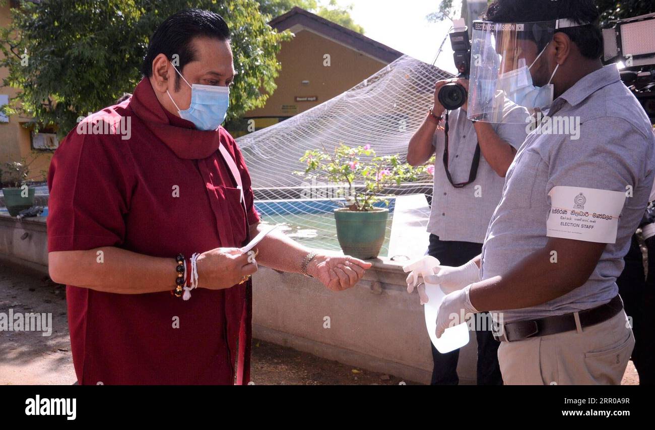 Sri lankan prime minister mahinda rajapaksa hi-res stock photography ...