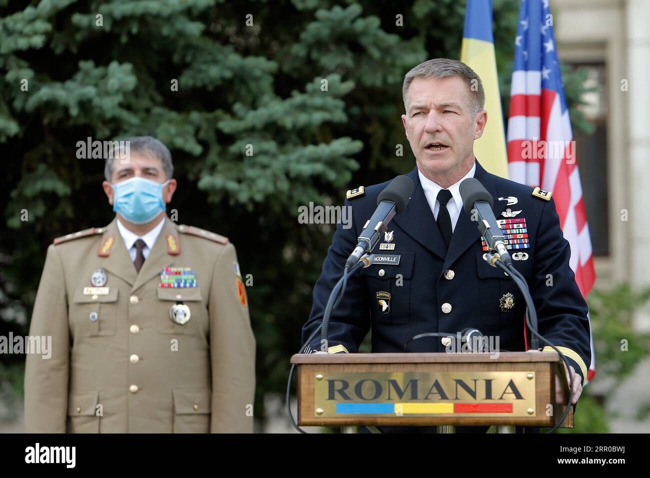 Chief of defence of romania hi-res stock photography and images - Alamy