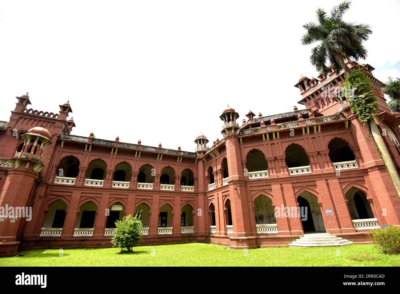 Curzon hall dhaka university dhaka hi-res stock photography and images ...