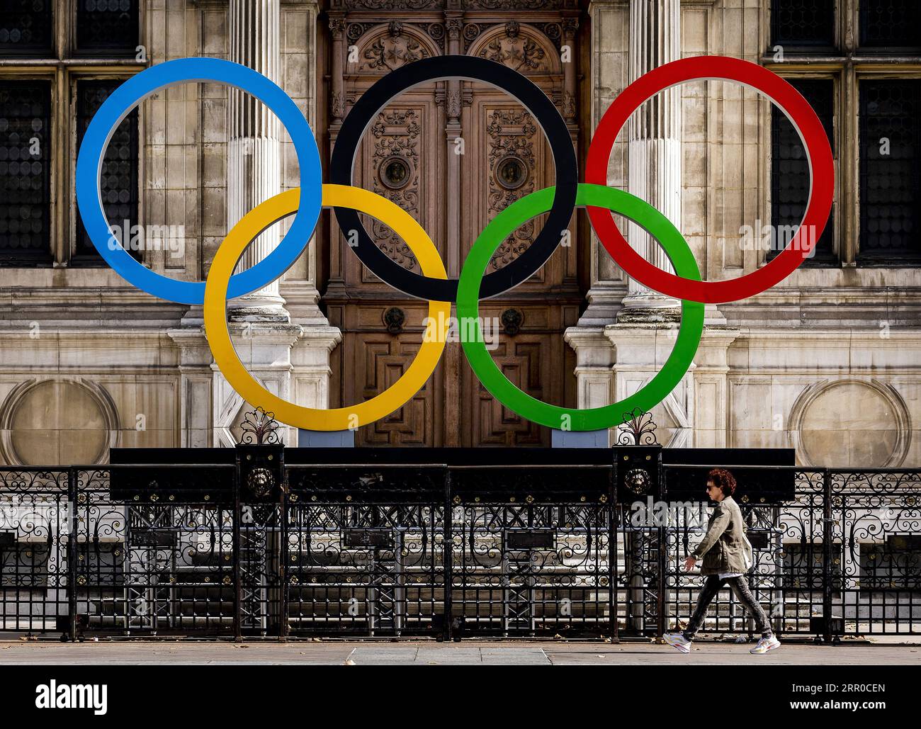 PARIS - The Olympic rings in front of the Hôtel de ville de Paris, the ...
