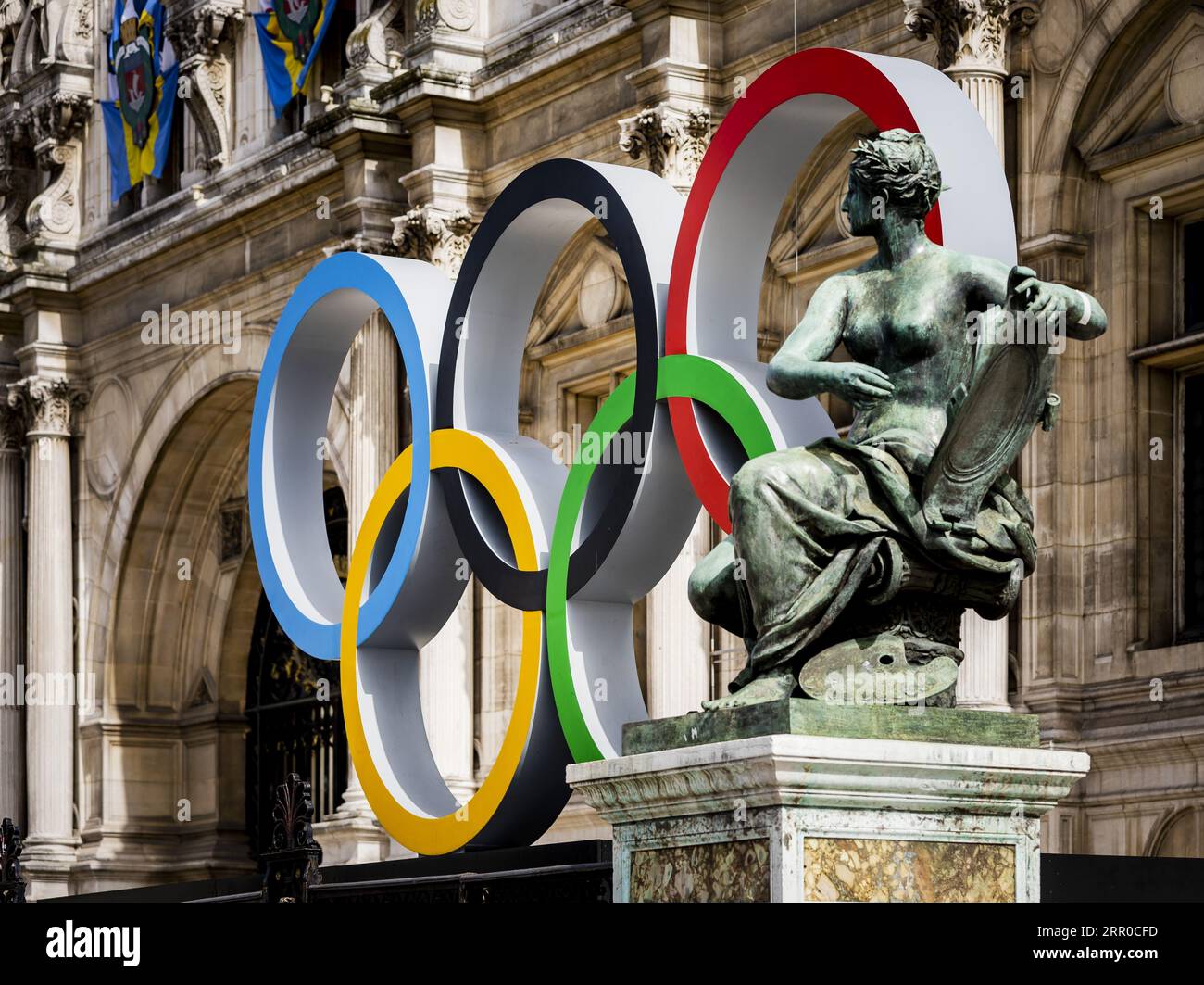 PARIS - The Olympic rings in front of the Hôtel de ville de Paris, the ...