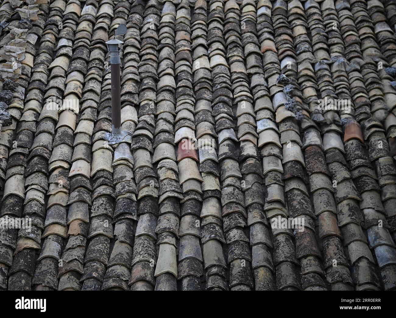 Antique clay tile rooftop in Ragusa Ibla Sicily, Italy Stock Photo - Alamy