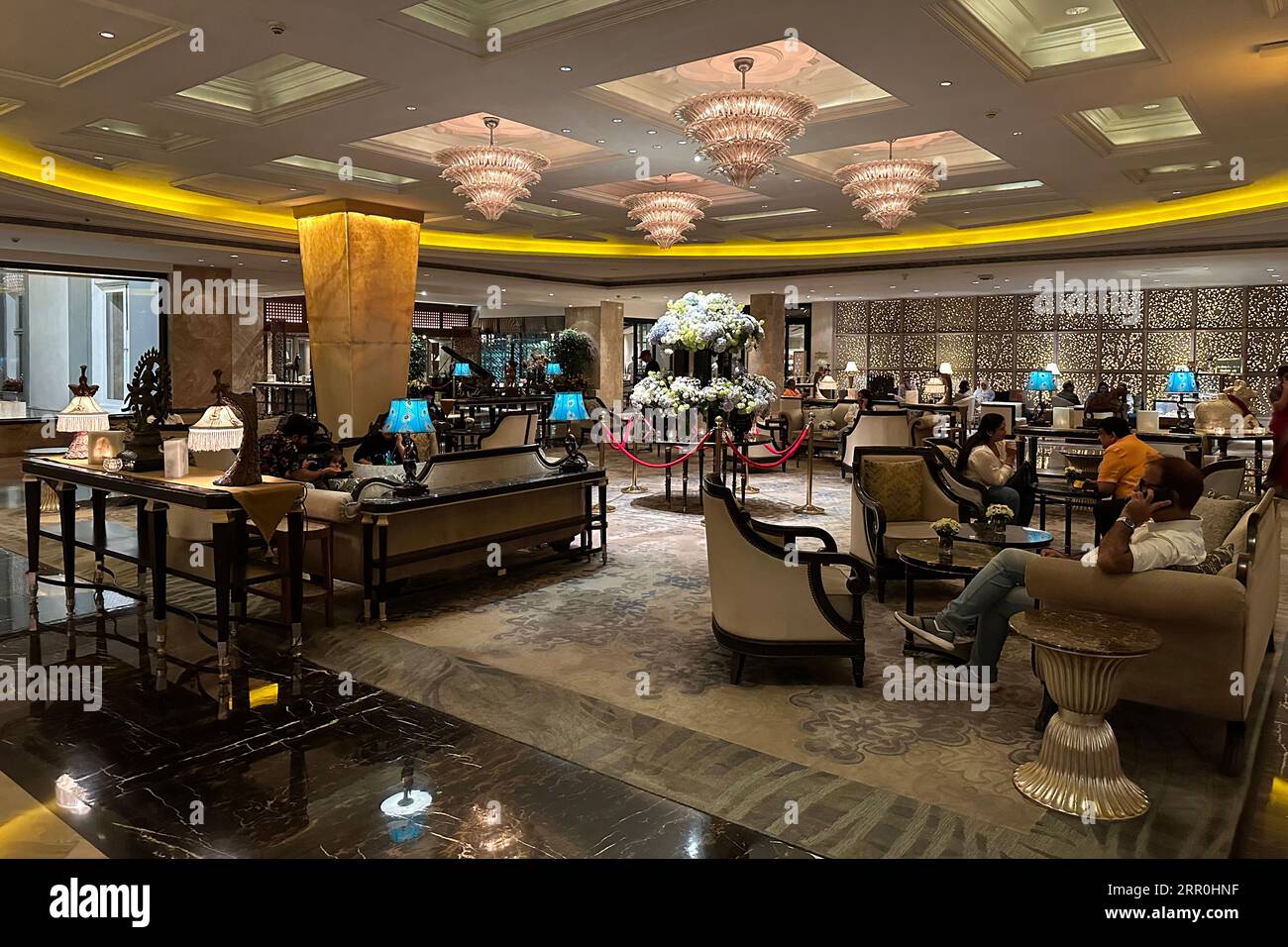 Mumbai taj mahal hotel interior hi-res stock photography and images - Alamy