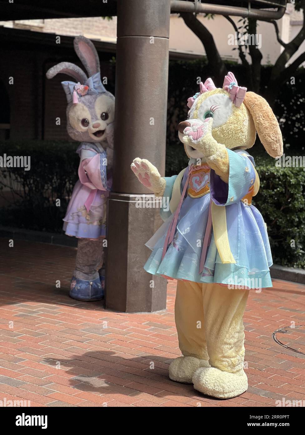Duffy and friends wear traditional costumes to welcome the Mid-Autumn ...