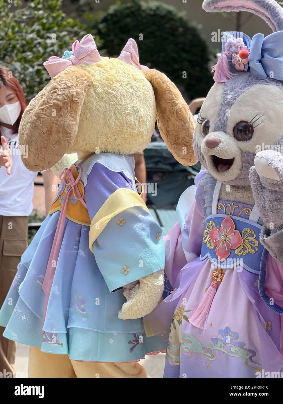 Duffy and friends wear traditional costumes to welcome the Mid-Autumn ...