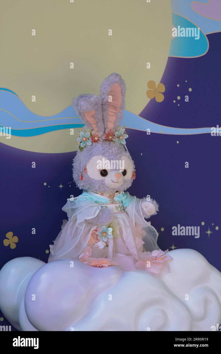 Duffy and friends wear traditional costumes to welcome the Mid-Autumn ...