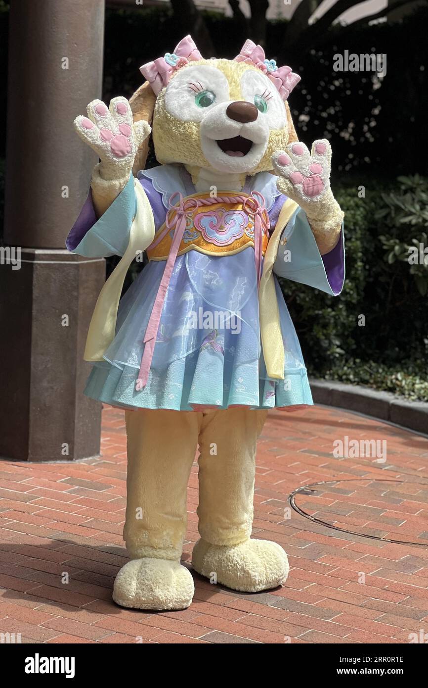 Duffy and friends wear traditional costumes to welcome the Mid-Autumn ...