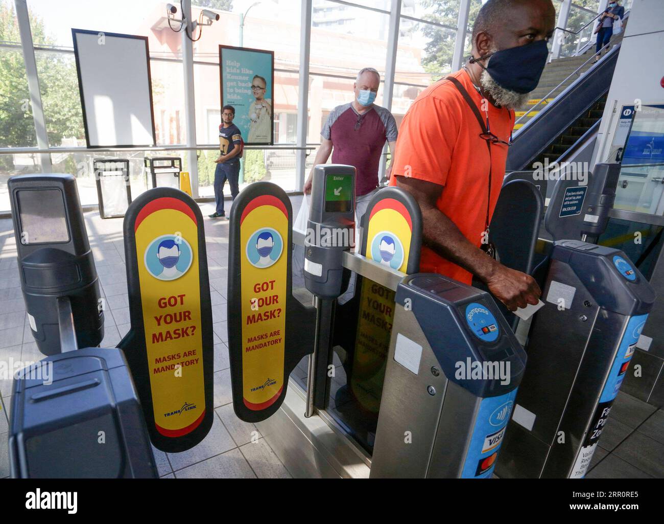 People fare gates hi-res stock photography and images - Alamy