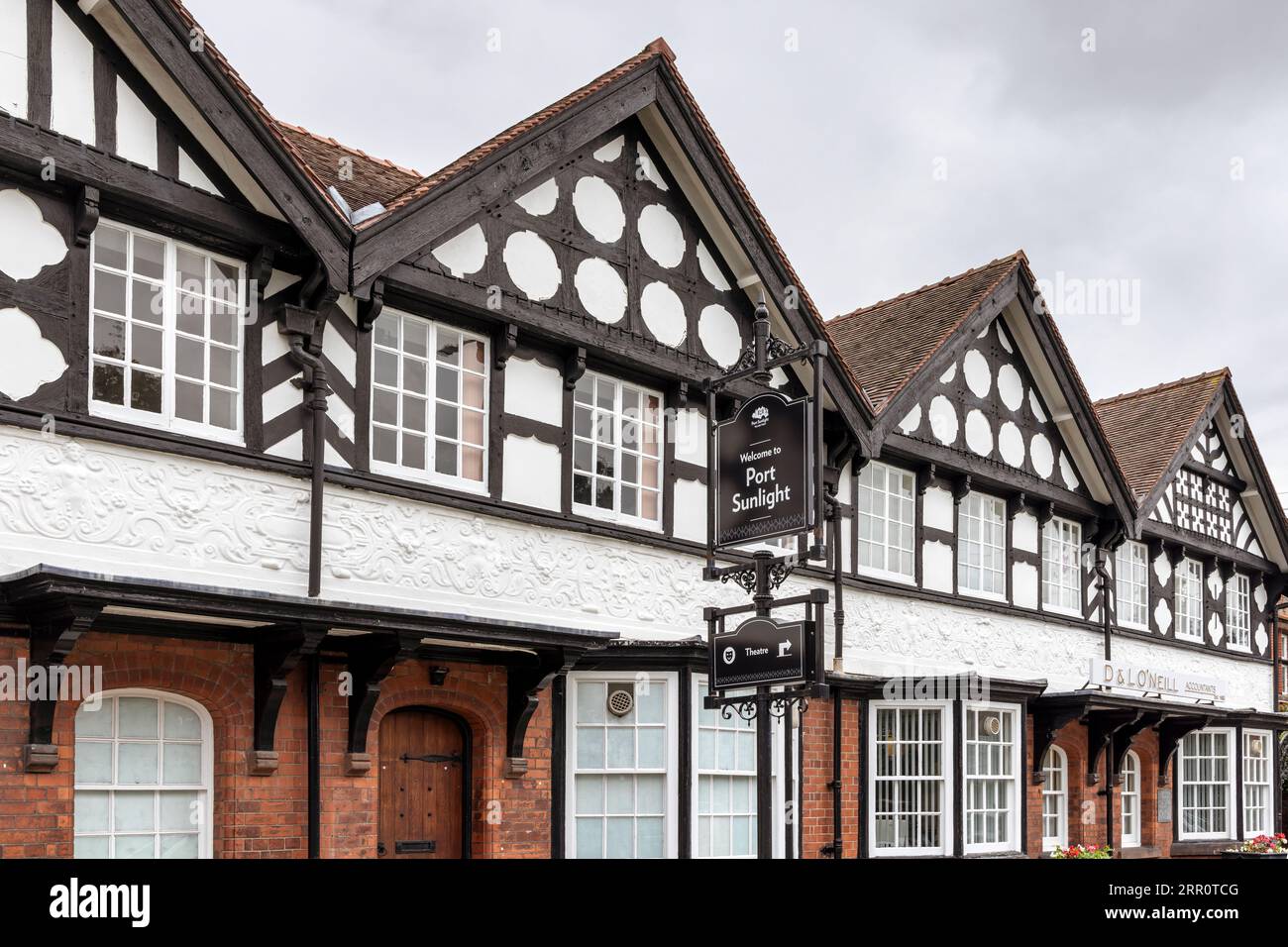 Tudor architectural heritage hi-res stock photography and images - Alamy