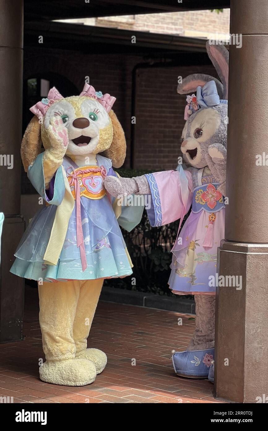 Duffy and friends wear traditional costumes to welcome the Mid-Autumn ...