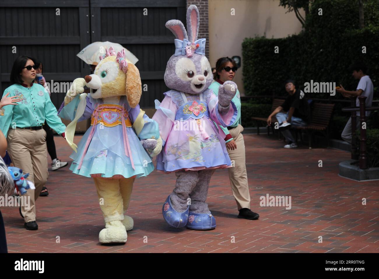 Duffy and friends wear traditional costumes to welcome the Mid-Autumn ...