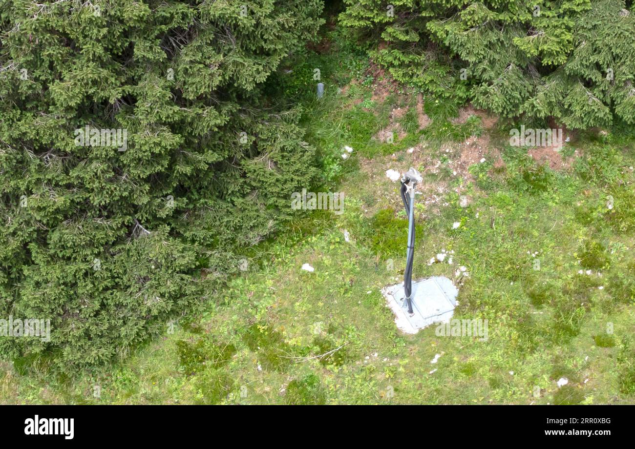 Slope installation hi-res stock photography and images - Alamy